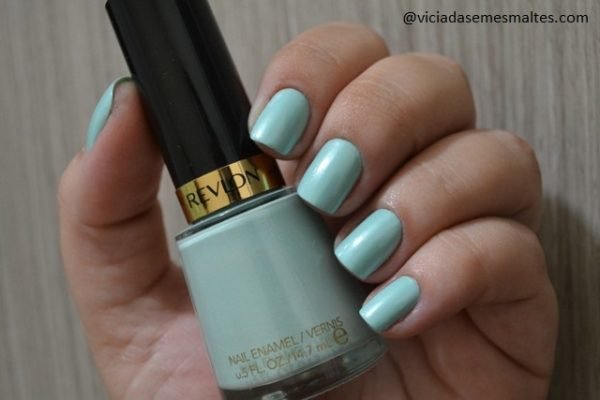 O verdinho mais lindo: Esmalte Revlon Socialite 525 – Viciadas em Esmaltes